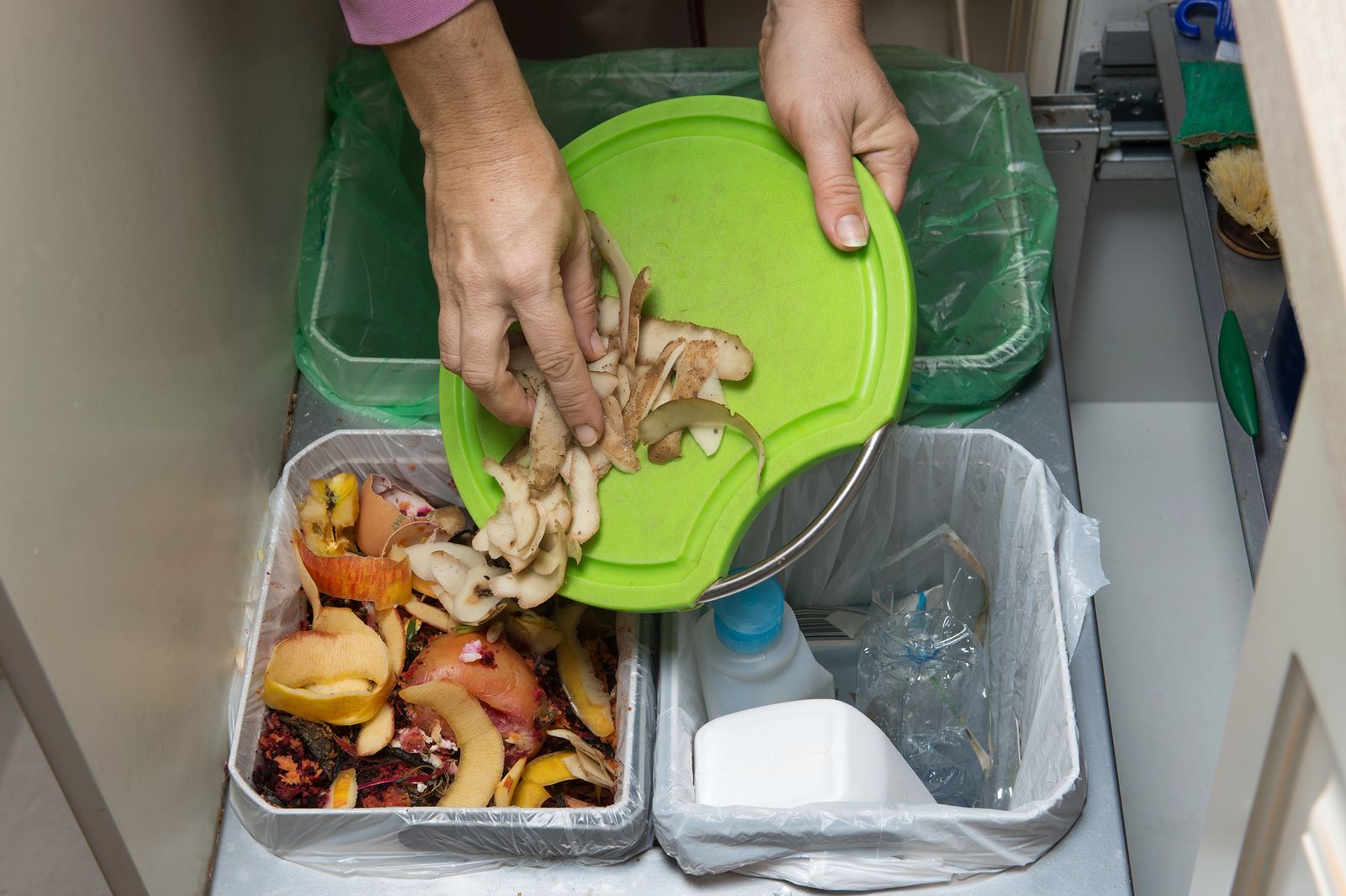 Shop Smart and Waste Less | Barna Recycling